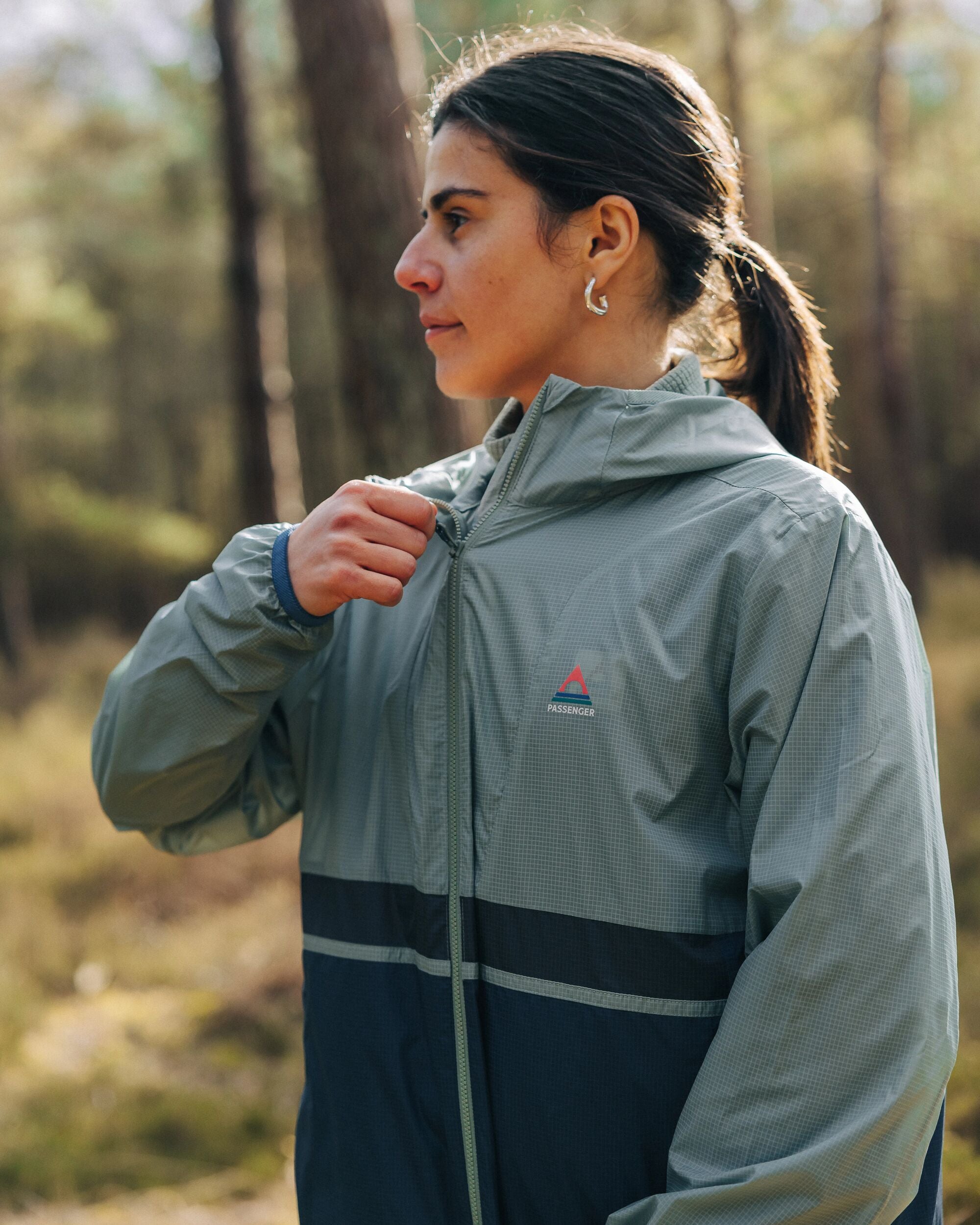 Viento Windshell Jacket Pistachio/Dark Denim – Passenger